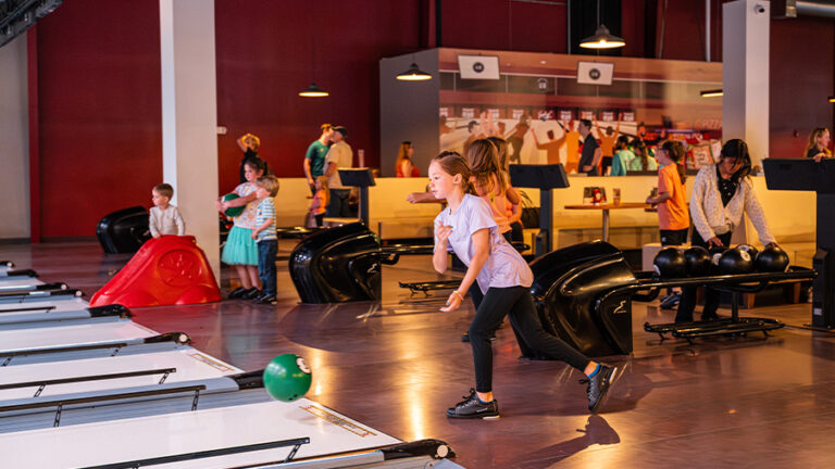 810 Entertainment | Vineland – Bowling | Billiards | Food | Drink | Fun